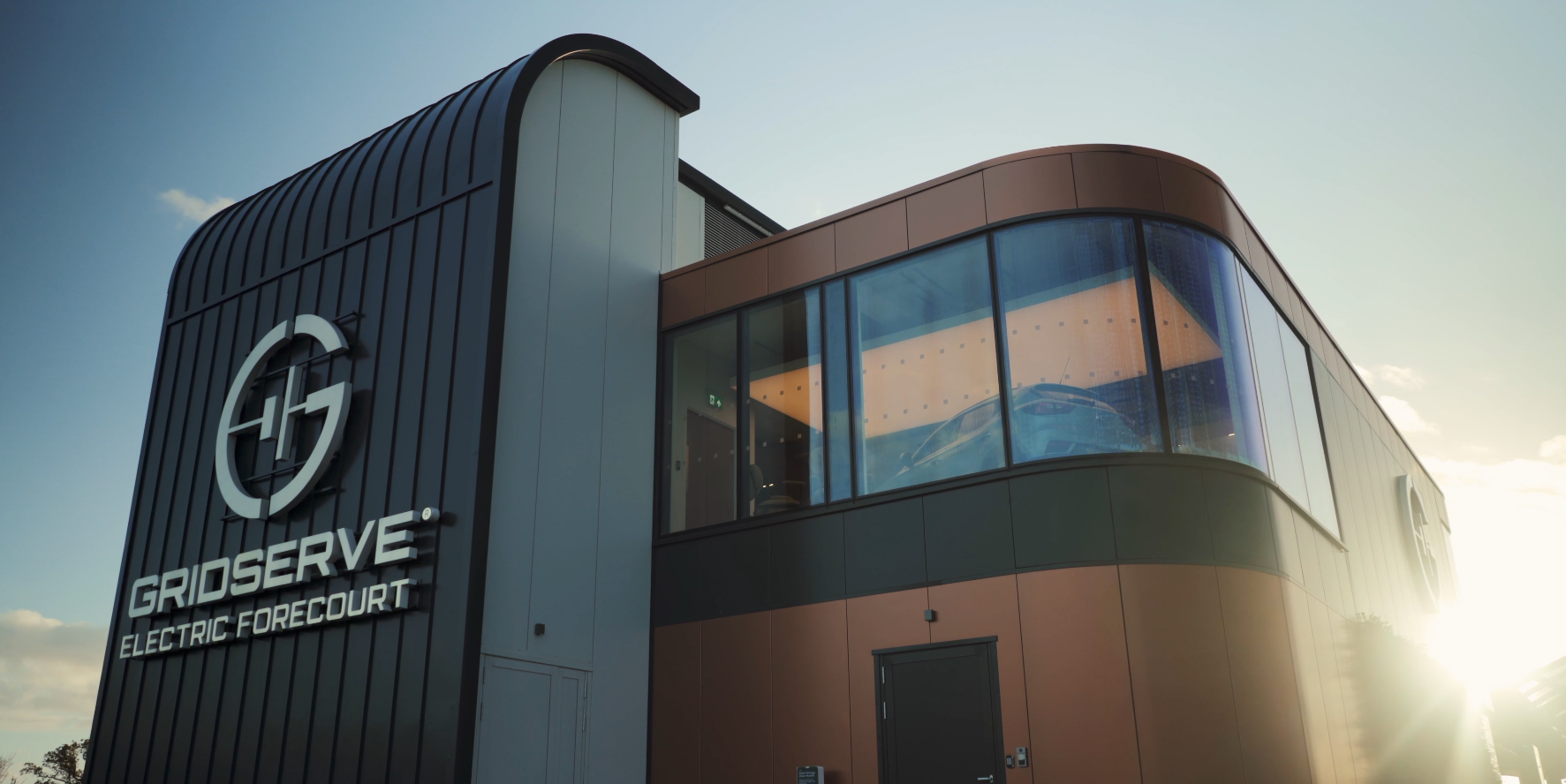 GRIDSERVE team win two prestigious EVIES21 awards | GRIDSERVE