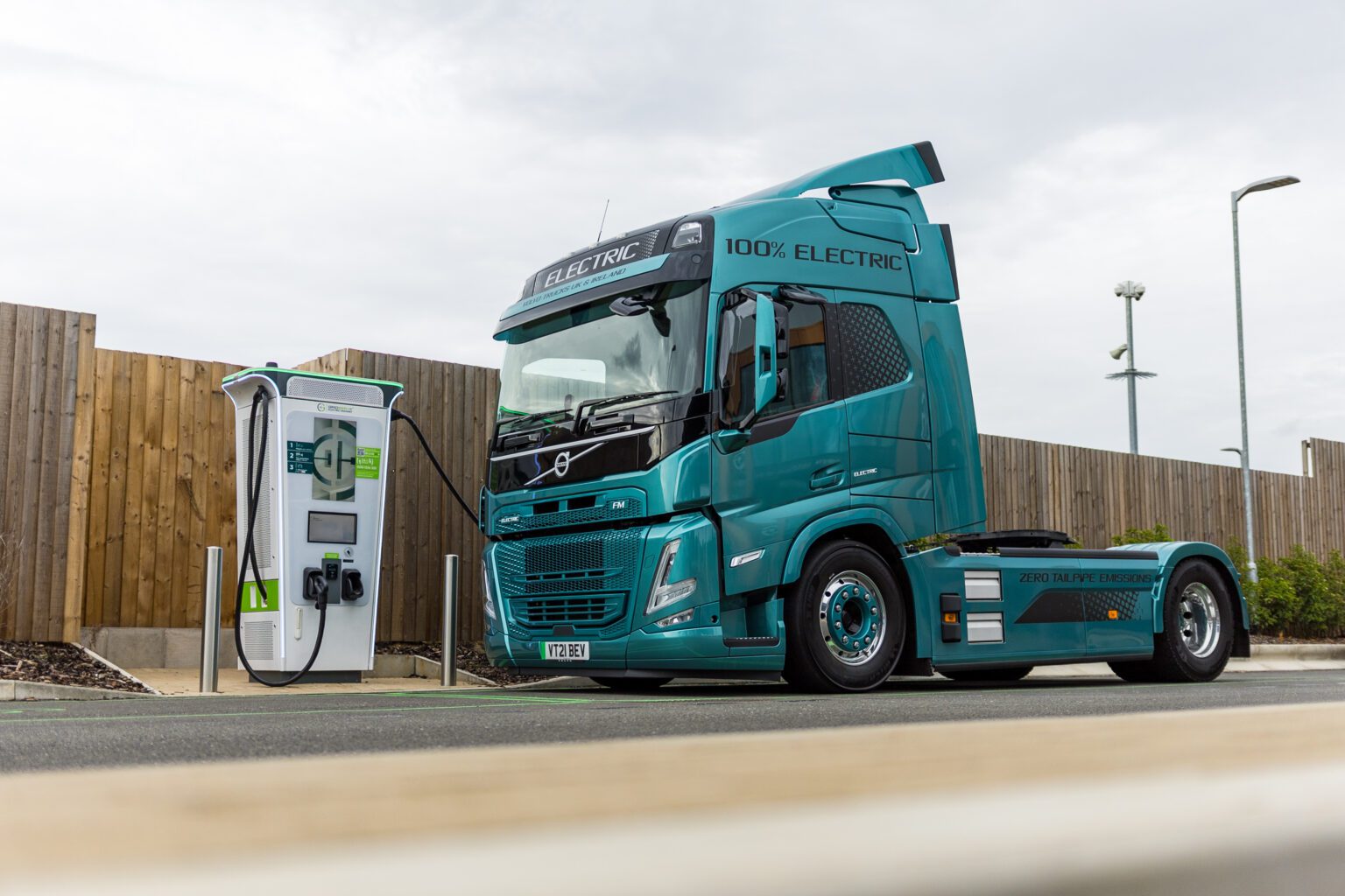 The rise of electric heavy goods vehicles in the UK: What businesses ...