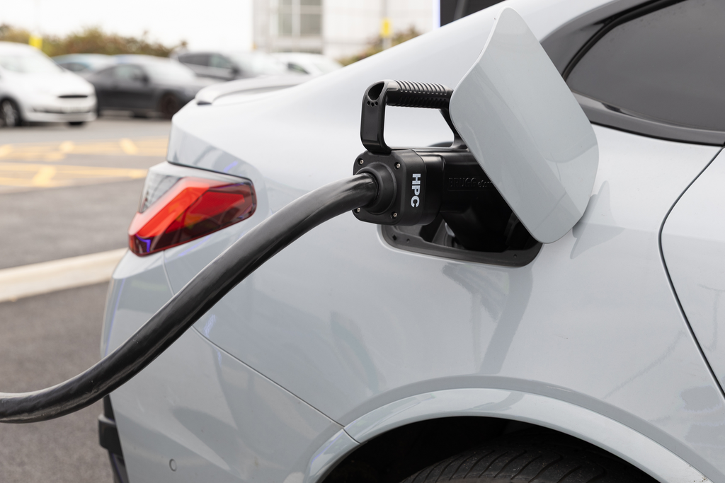 Autocharge: Effortless EV Charging at GRIDSERVE Stations